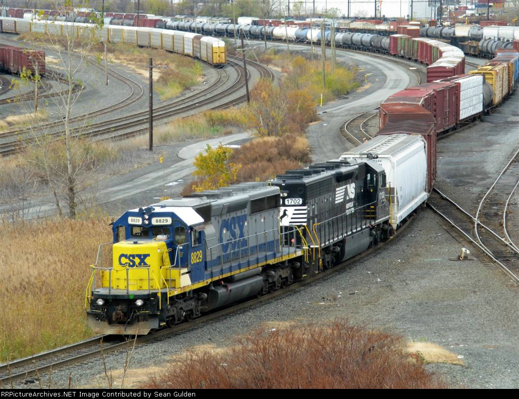 CSXT 8829 & NS 1702